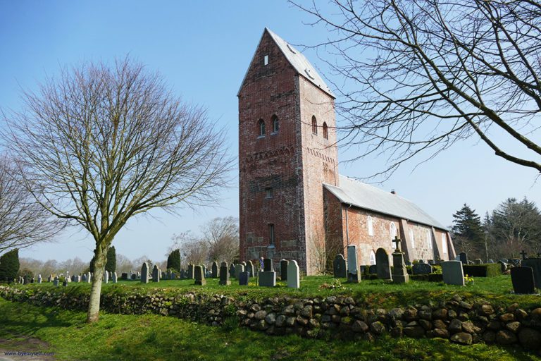 Guide to the Island of FOEHR - every village a home | bye:myself